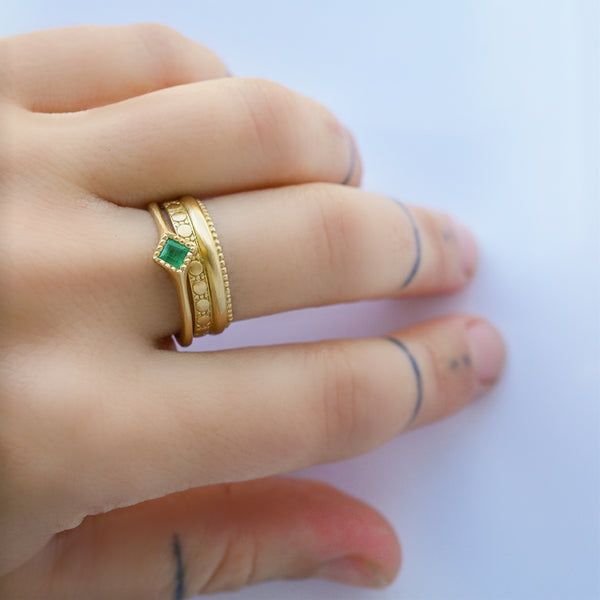 Rhombus ring - 18k solid gold & Emerald – YAEL LEVIN