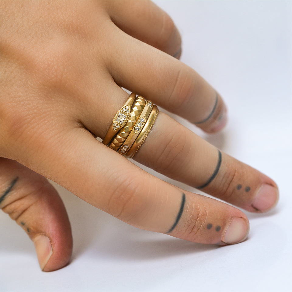 Princess ring - 18k solid gold & diamonds – YAEL LEVIN